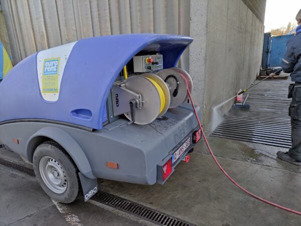 Hogedrukreiniger 500 bar - warm water + stoom op aanhangwagen - Euro Rent